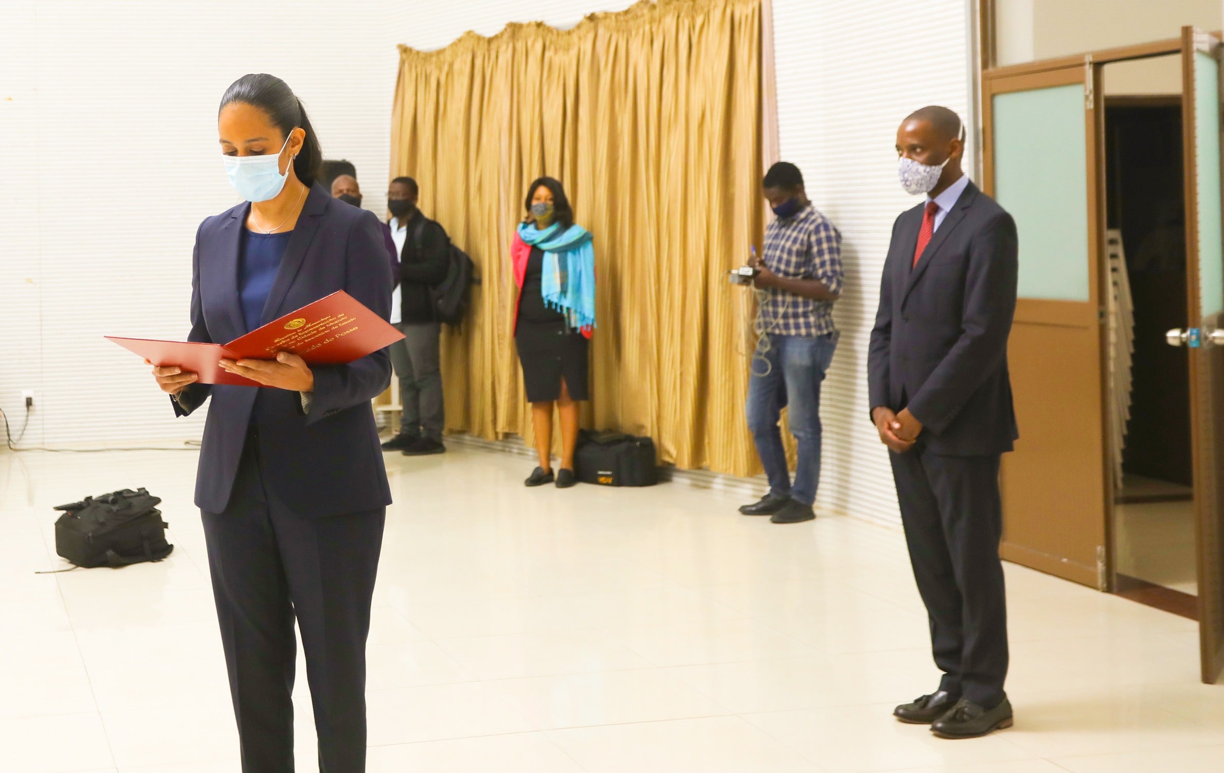 Empossada delegada do INS na cidade de Maputo - Instituto Nacional de Saúde